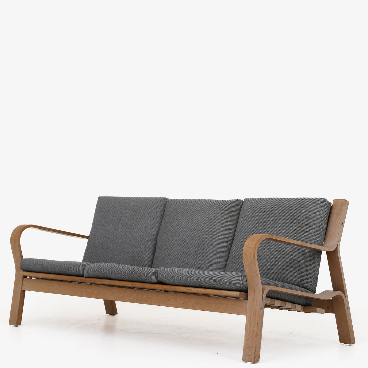 Hans J. Wegner - GE 671/3 - 3 pers. sofa i eg | KLASSIK.DK - EST. 1991